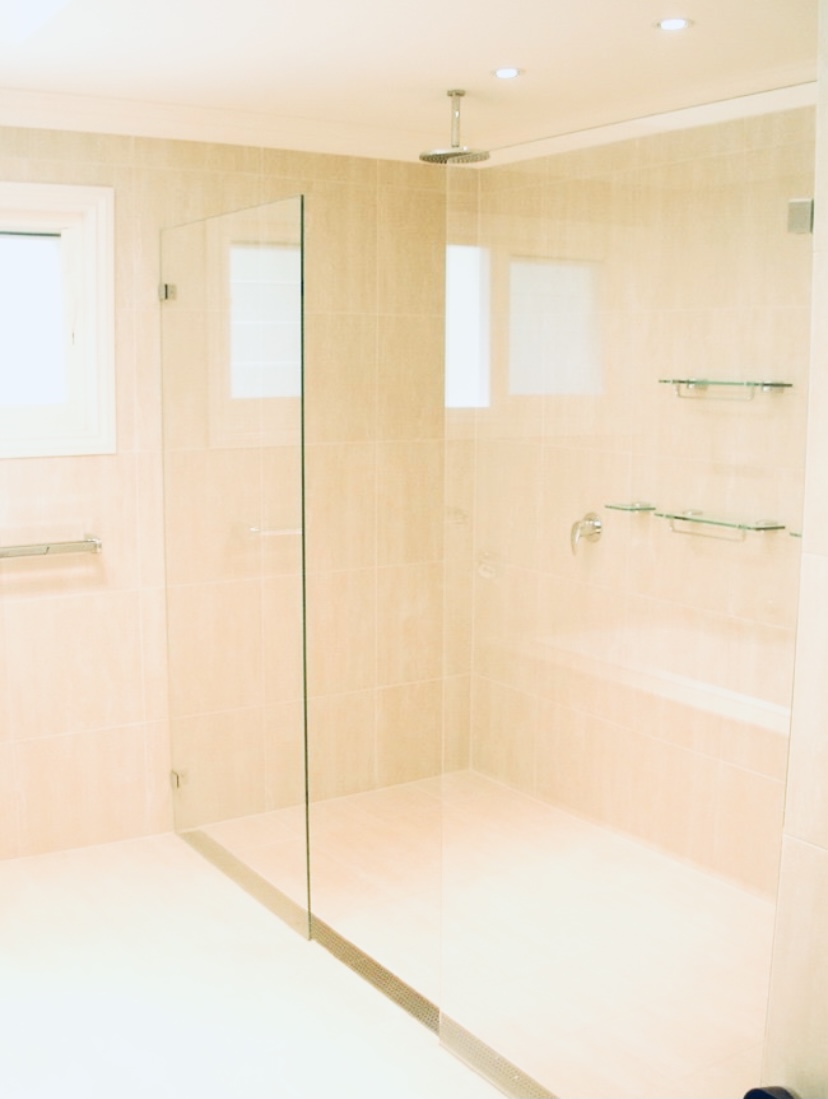 Doorless Walk-In Shower Ideas - Shower Enclosure Service